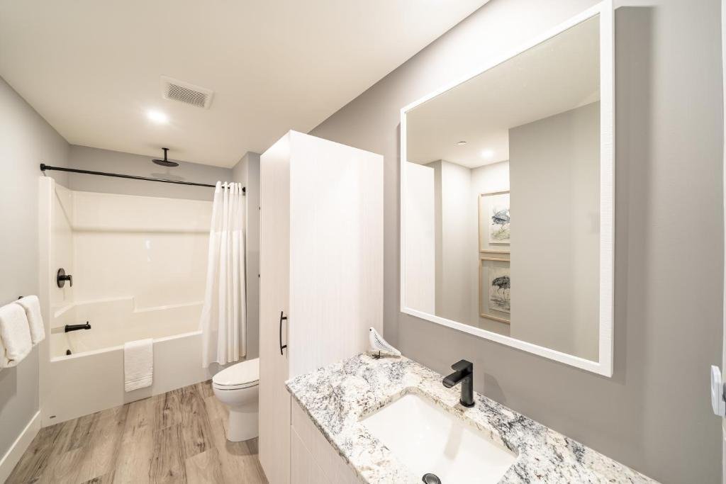 Sunrise Ridge Waterfront Resort - Parksville : Rates, photos and reviews